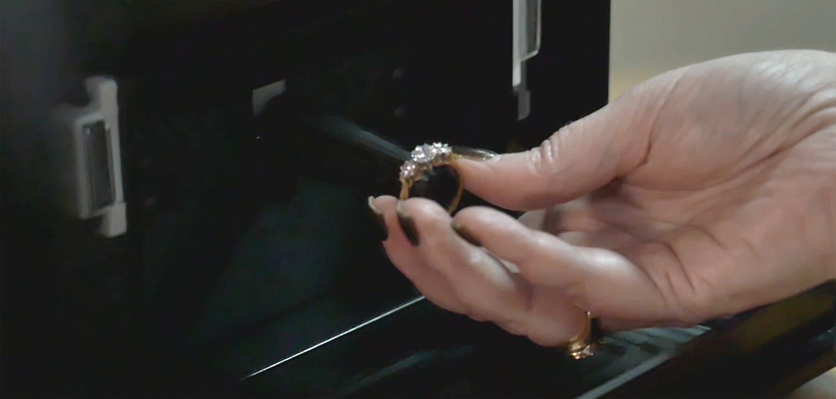 Testing Laboratory - Symmetry Gemmological & Valuation Services